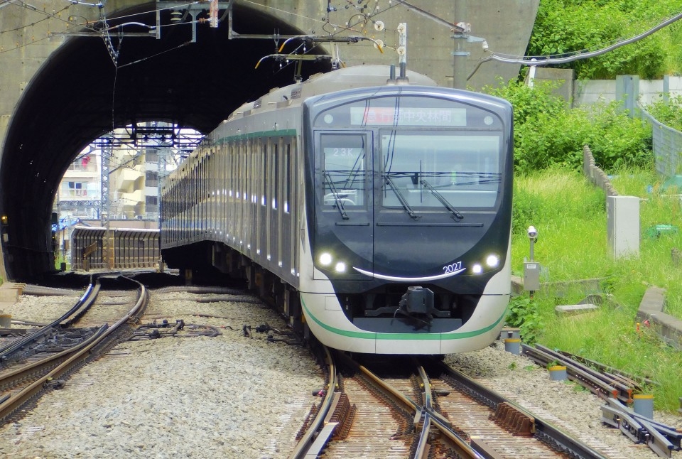 Tokyu Railways trains now exclusively powered by renewable energy ...